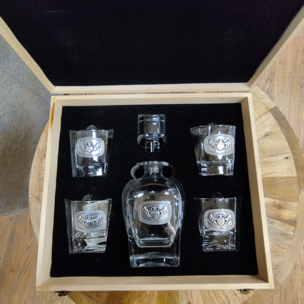 Crystal and Pewter Decanter presentation box set with 4 glasses ...